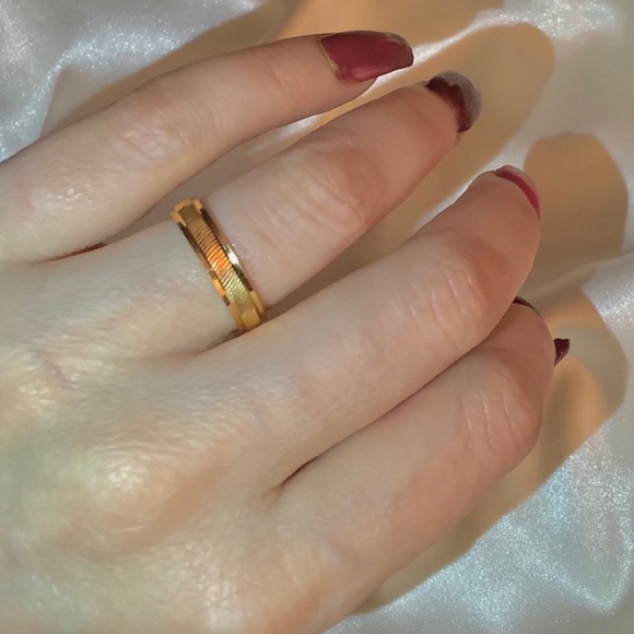 22k | Jewelry | 22k Au Finja Diamond Cut Band From The Uae Saudi Gold ...